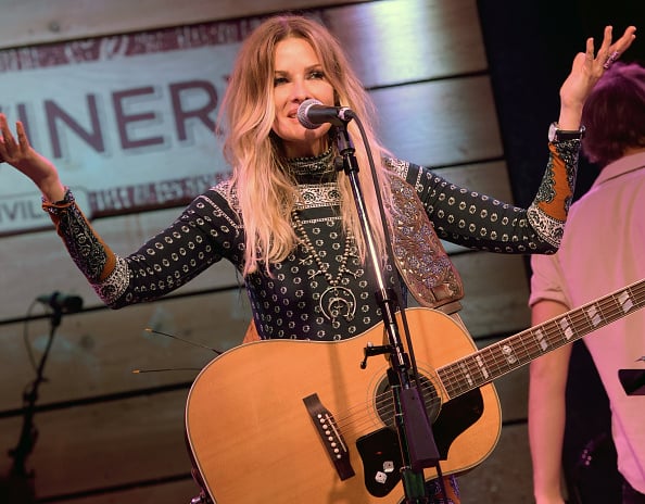 Elizabeth Cook Net Worth | Celebrity Net Worth