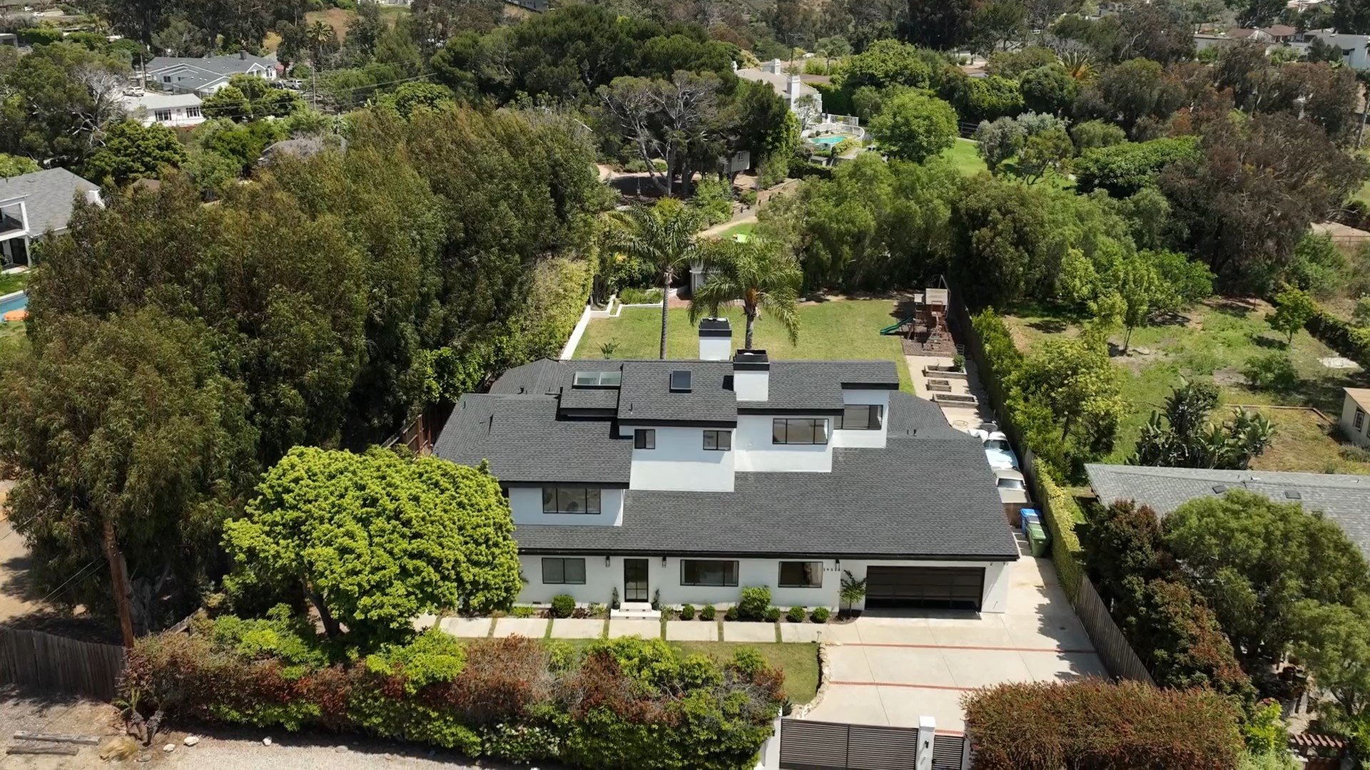 Muse Lead Singer Matt Bellamy Seeks $6 Million For Malibu Mansion ...